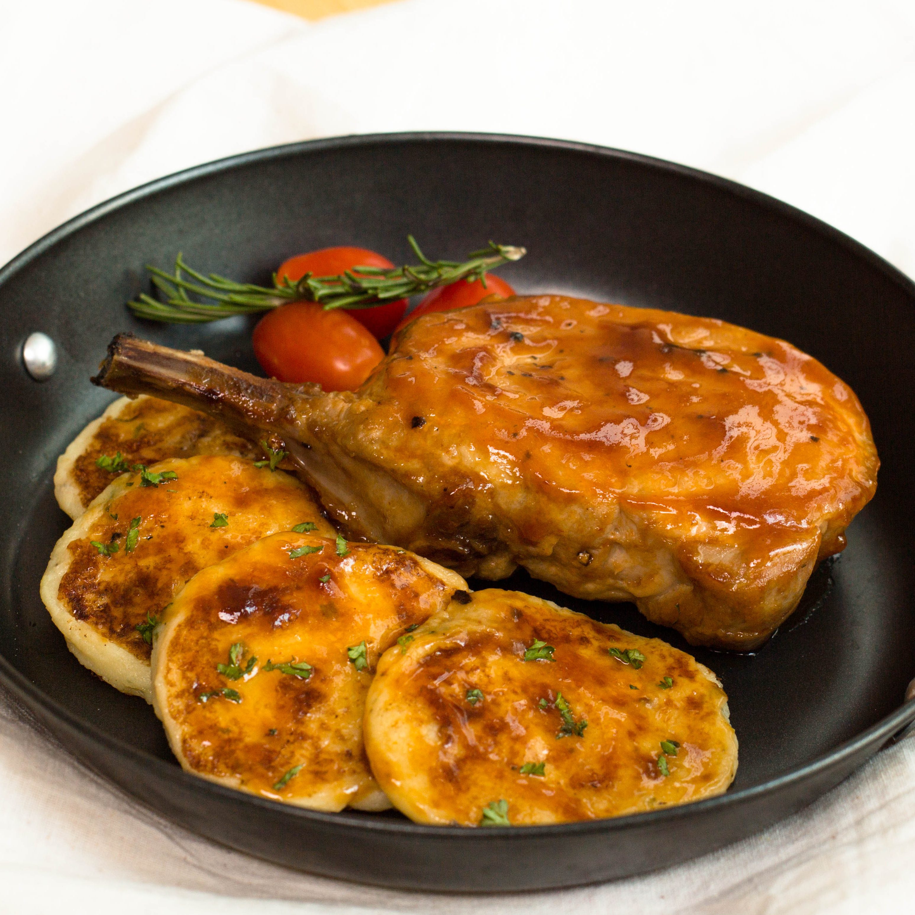 Pork Chop with Potato Cake | สเต็กพอร์คช็อป และเค้กมันบด